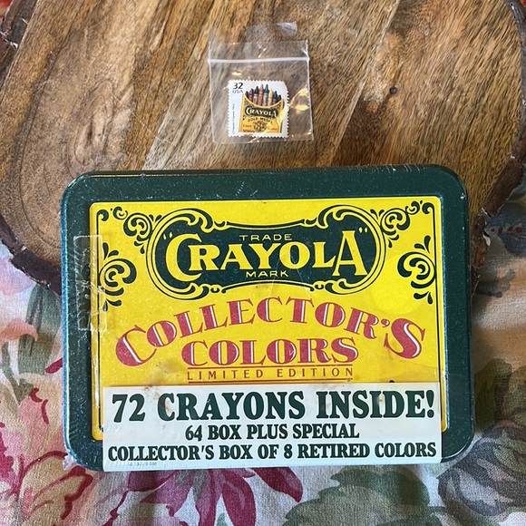 Crayola | Toys | Vtg 9 Crayola Metal Tin Crayons Collectors Colors ...